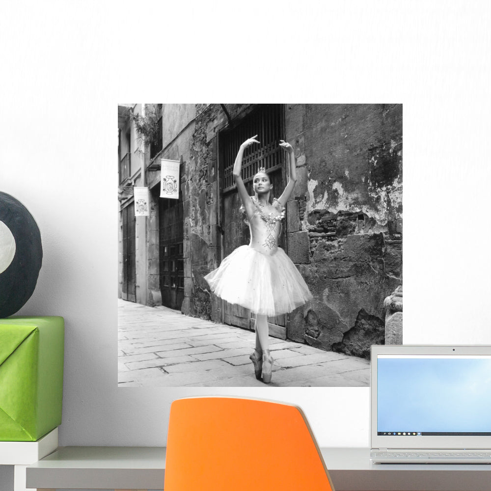 Dancer Wall Mural – Wallmonkeys
