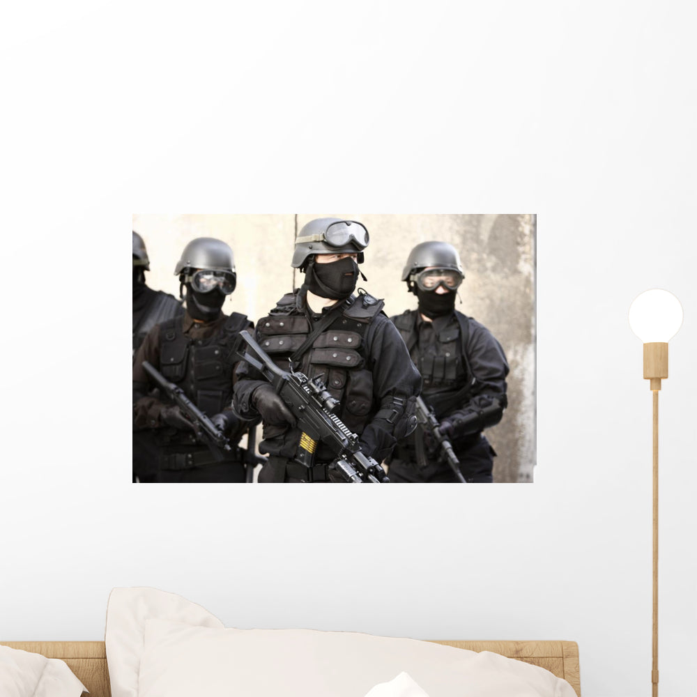 Swat Officer Full Tactical Wall Mural – Wallmonkeys
