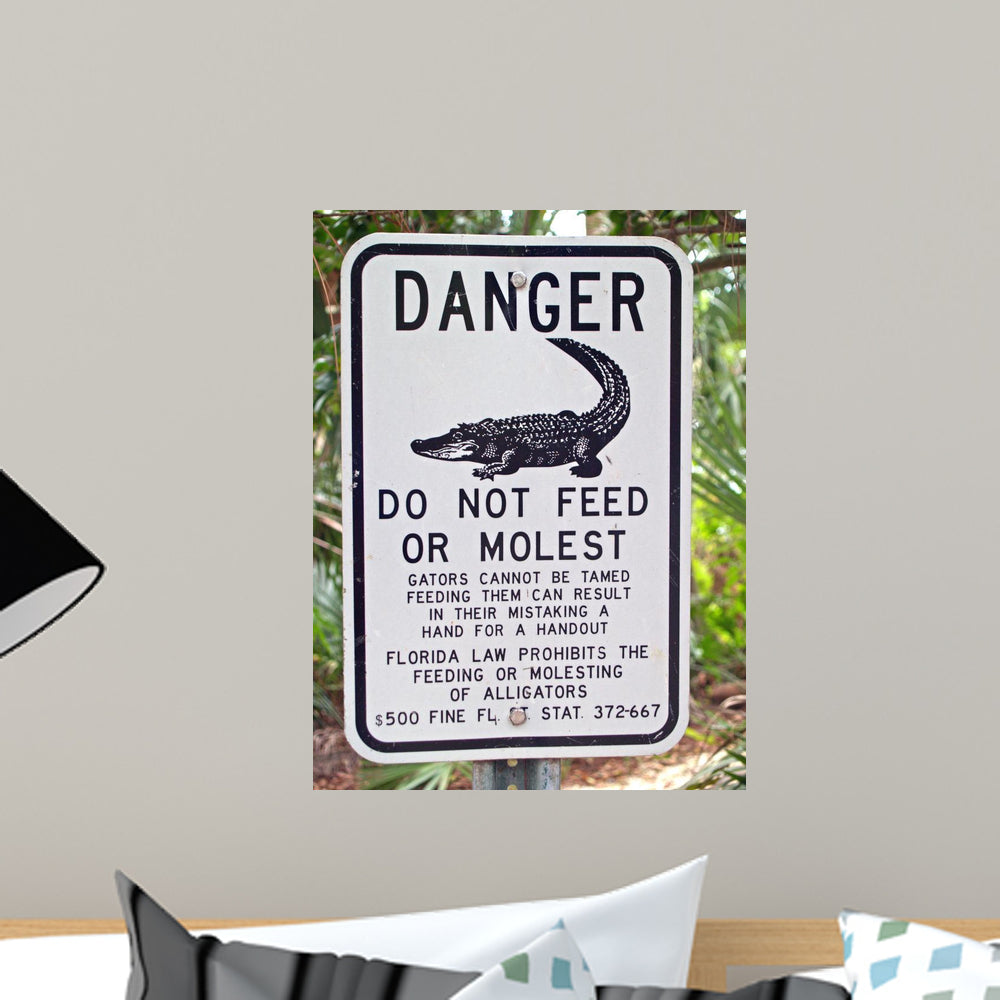 Do Not Feed Gators Wall Mural – Wallmonkeys
