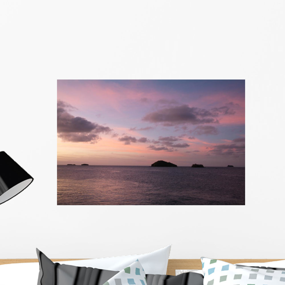 Foto Stefano Ember Wall Mural – Wallmonkeys