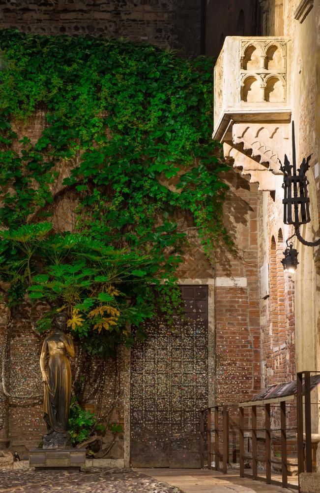 Balcony Juliet Capulet Home – Wallmonkeys